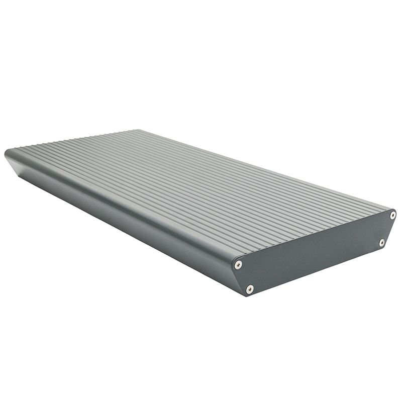 Alu stopnice - protidrsne vključno z 2 pokrovi in vijaki