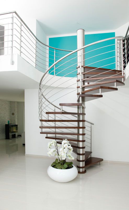 Okrogle stopnice Nobile les / nerjavno jeklo