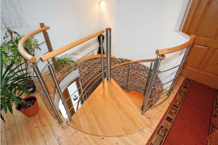 Okrogle stopnice Nobile les